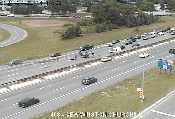 Accident on QEW at Mississauga and Oakville border shuts down traffic ...