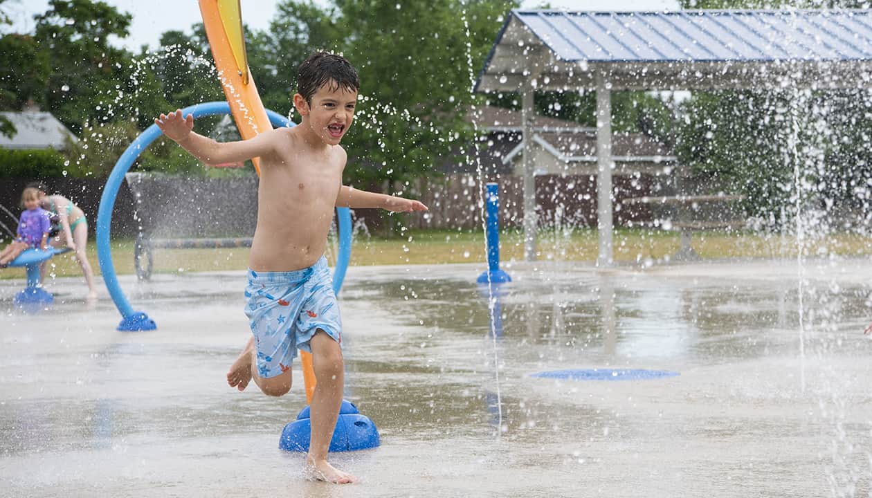 Splashpads now open at all Burlington locations | INhalton