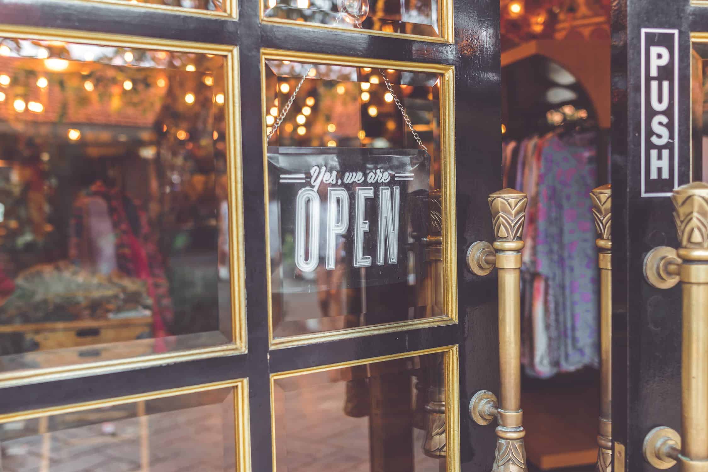 This New Seasonal Store Recently Opened at the Burlington Centre | INhalton