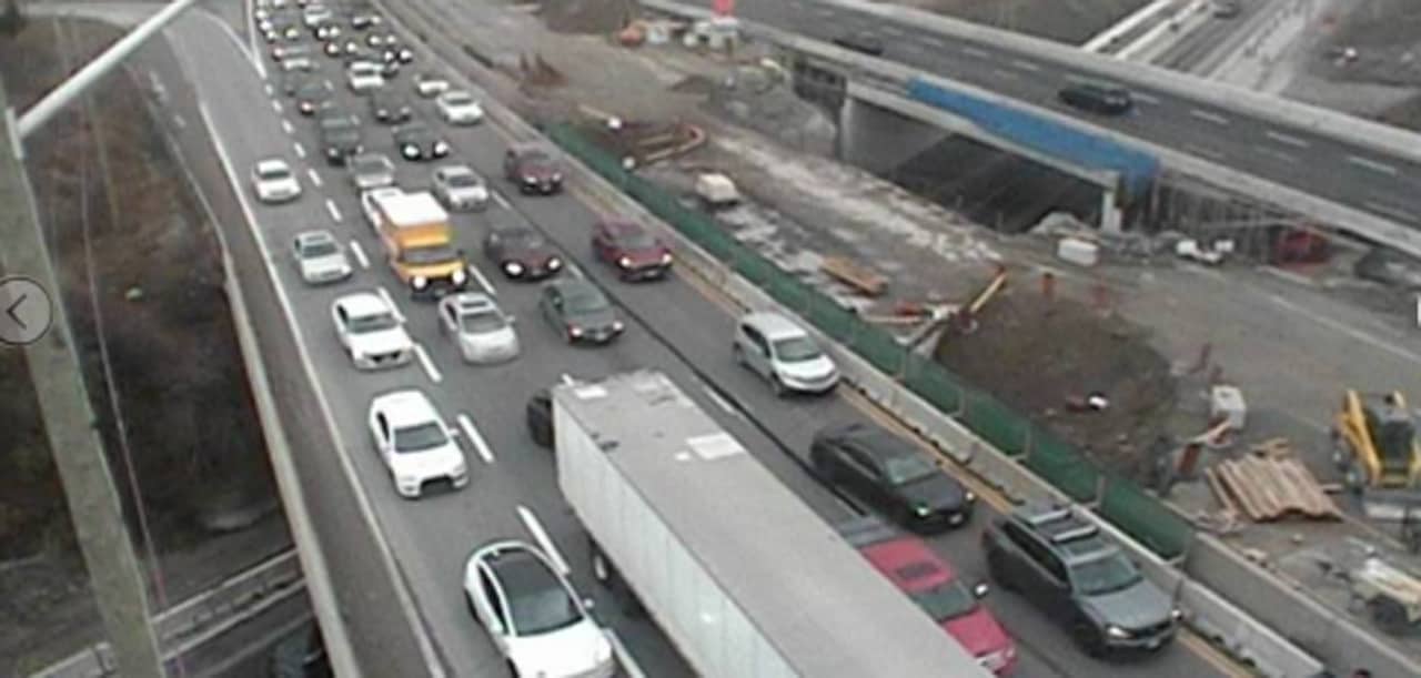 Major collision on QEW through Mississauga stalls traffic | INhalton